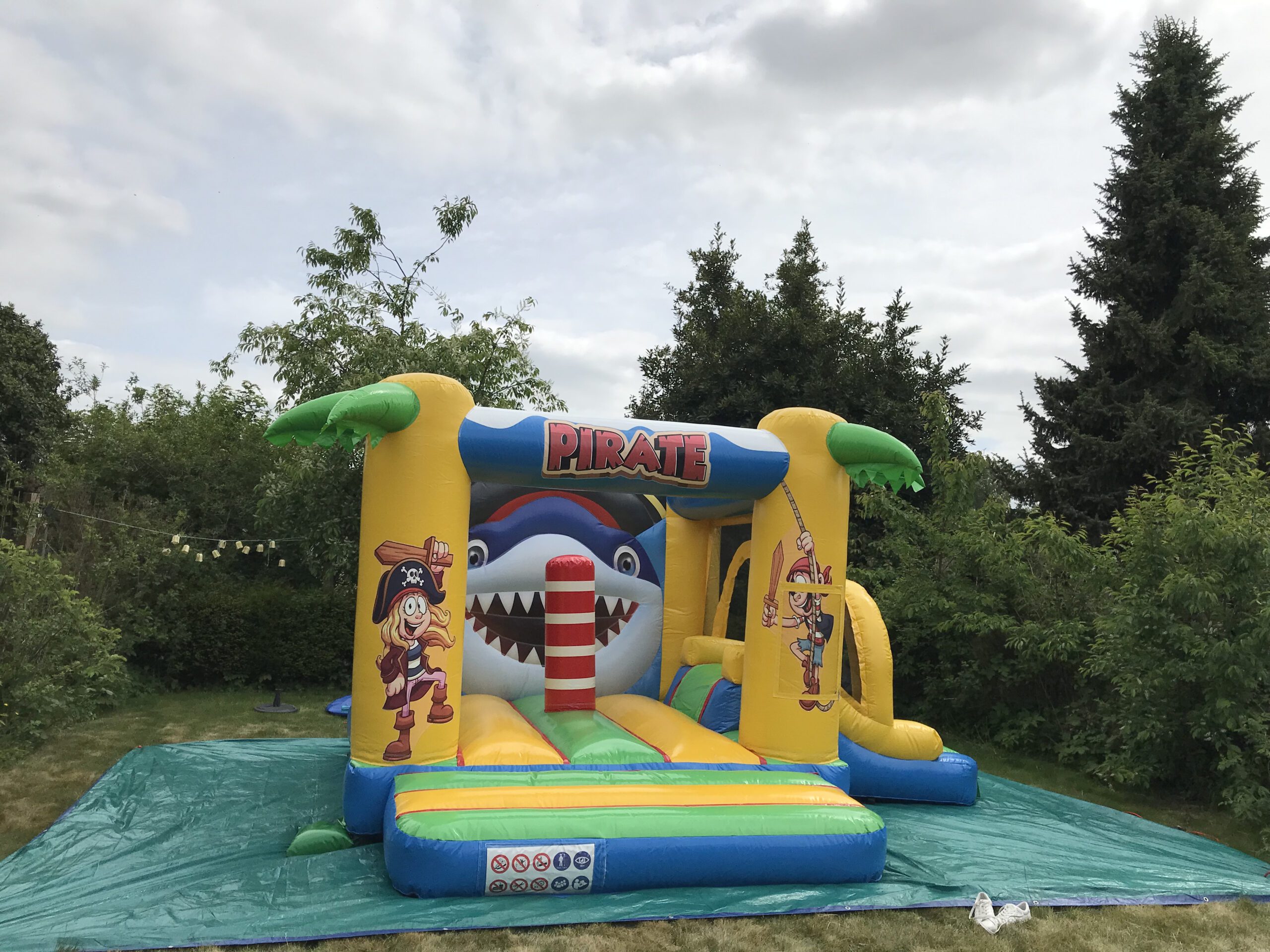 Springkasteel Piraat - Belly Bounce